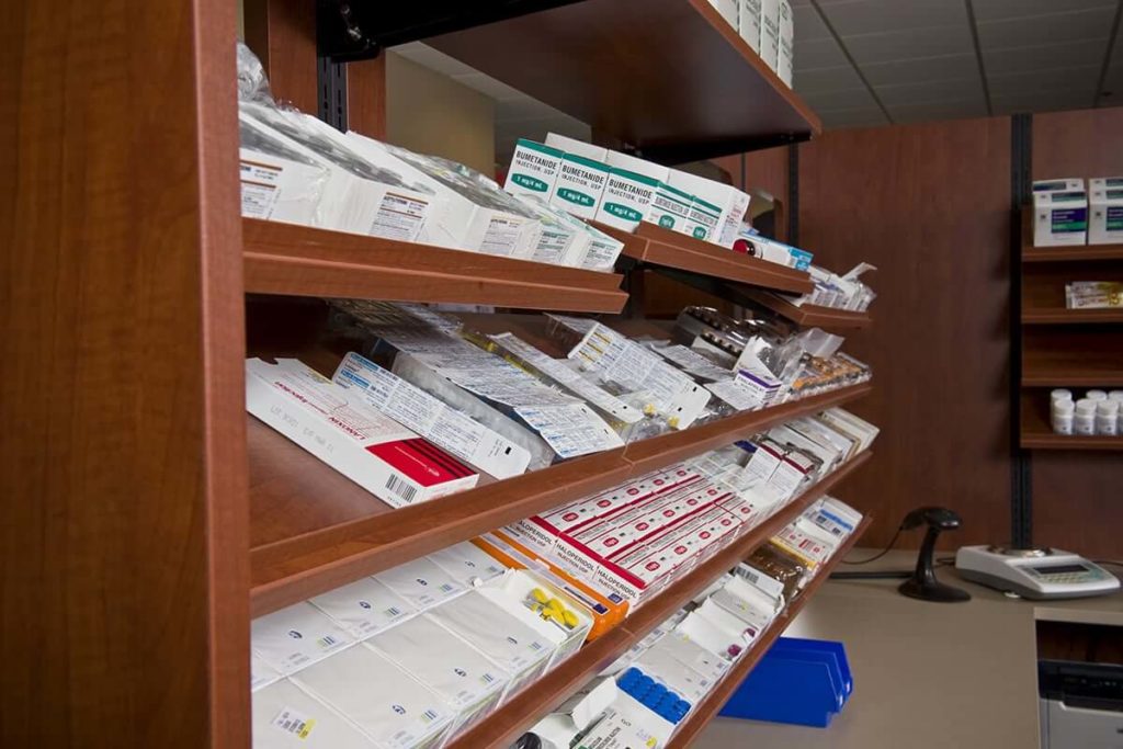 Pharmacy Solutions Image Gallery - Hamilton Casework